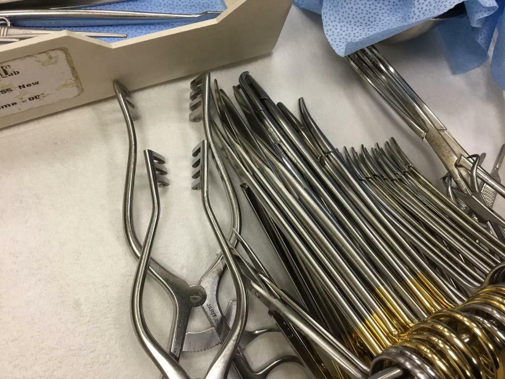 Pacemaker Tray With Instruments (260GS) – KeeboMed