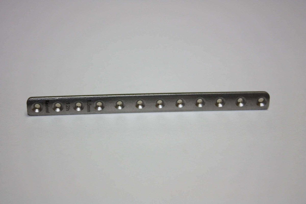 Orthopedic Bone Plates 1.5mm Premium Quality | Bones Plates and Screws ...