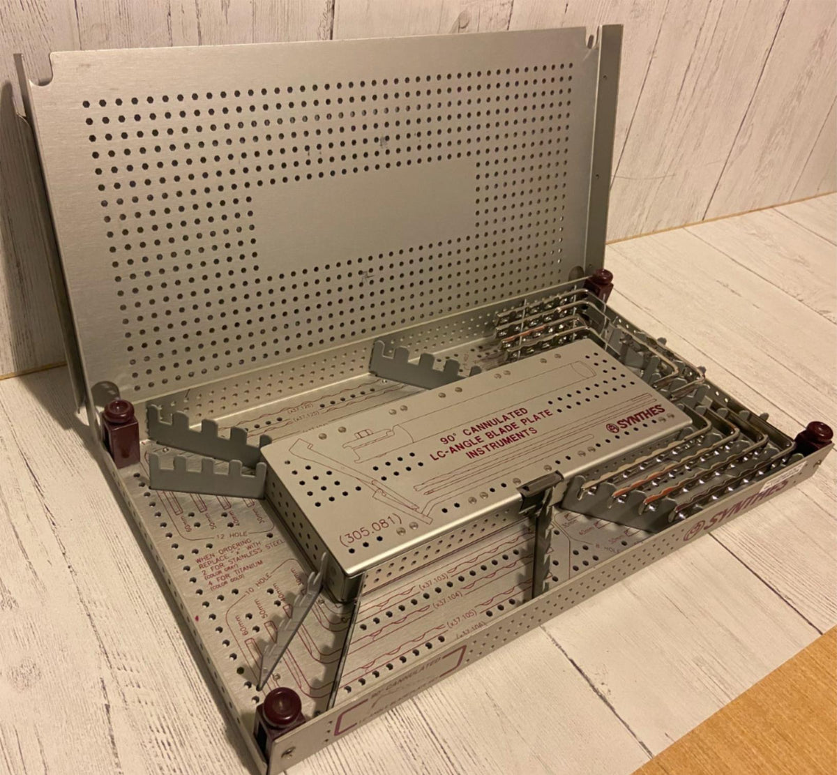 SYNTHES 90° Cannulated LC-Angle Blade Plate Set – KeeboMed